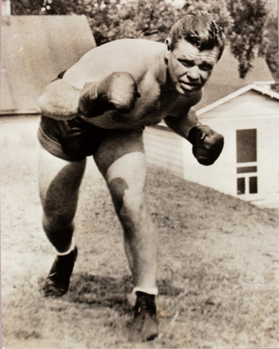 Mickey Walker, full length portrait | Smithsonian American Art Museum