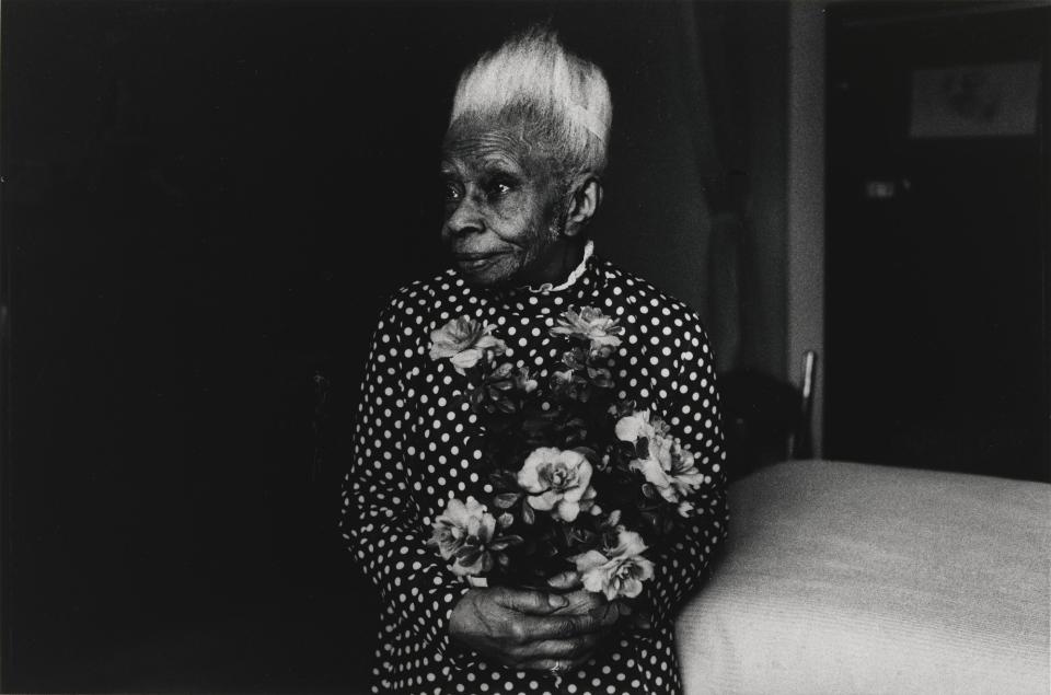 Miss Minnie with Flowers | Smithsonian American Art Museum