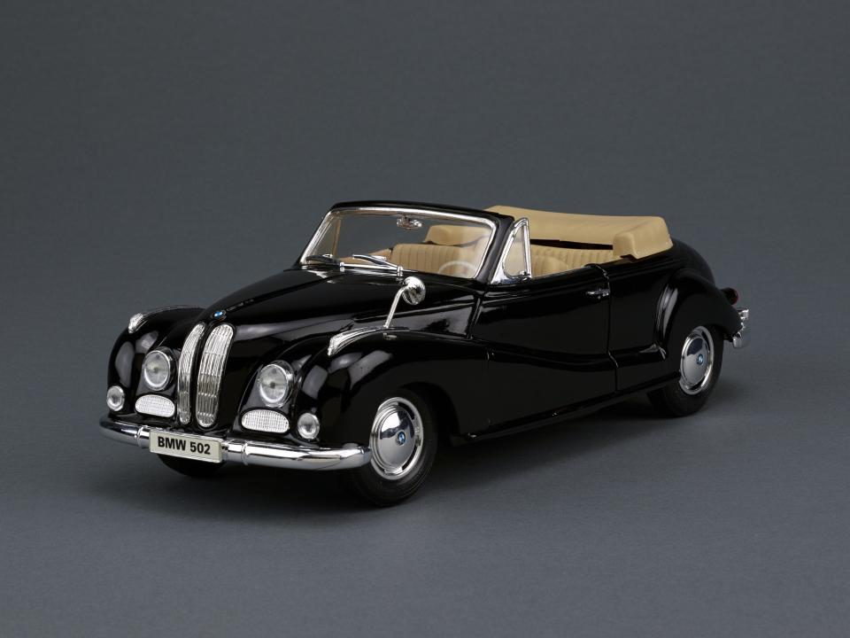 BMW 502, 1955 (model car, 1:18 scale) | Smithsonian American Art Museum