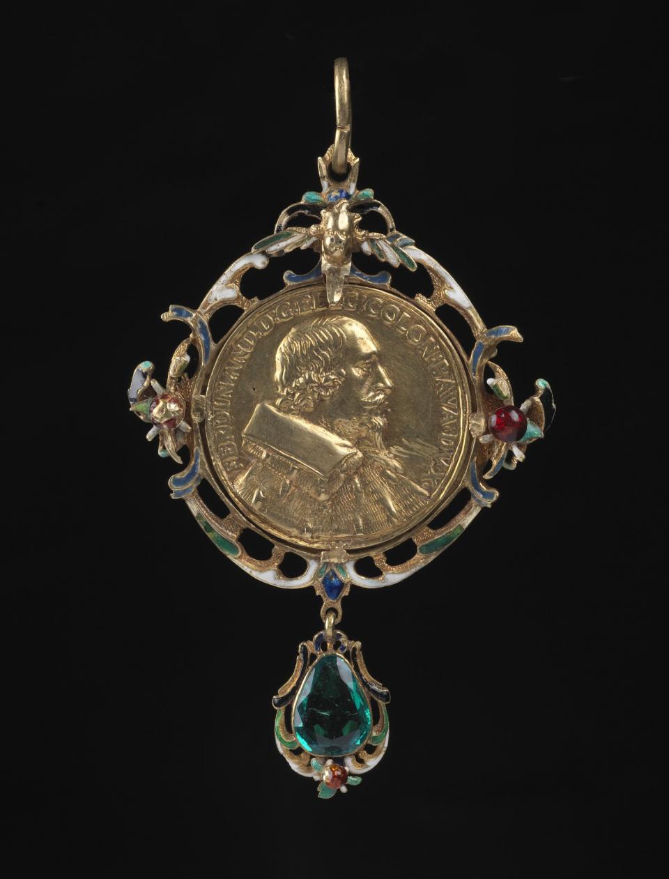 Pendant | Smithsonian American Art Museum