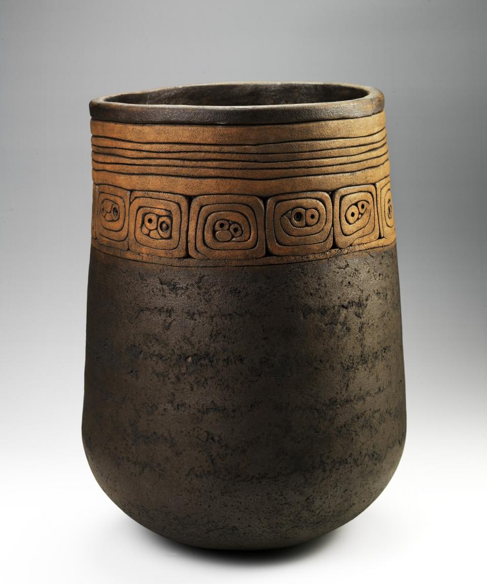 Coil Earth Planter | Smithsonian American Art Museum