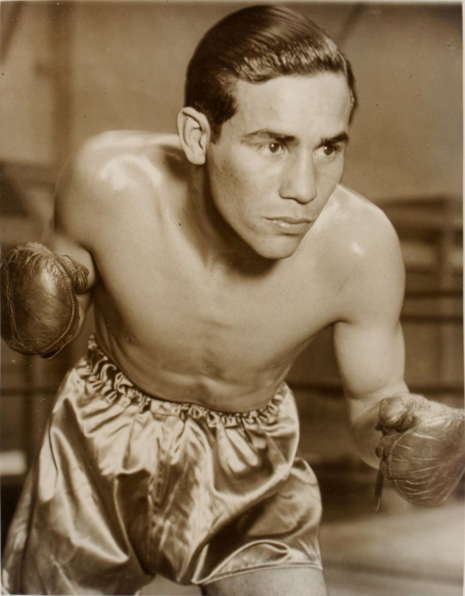 Unidentified boxer, half length portrait in ring | Smithsonian American ...