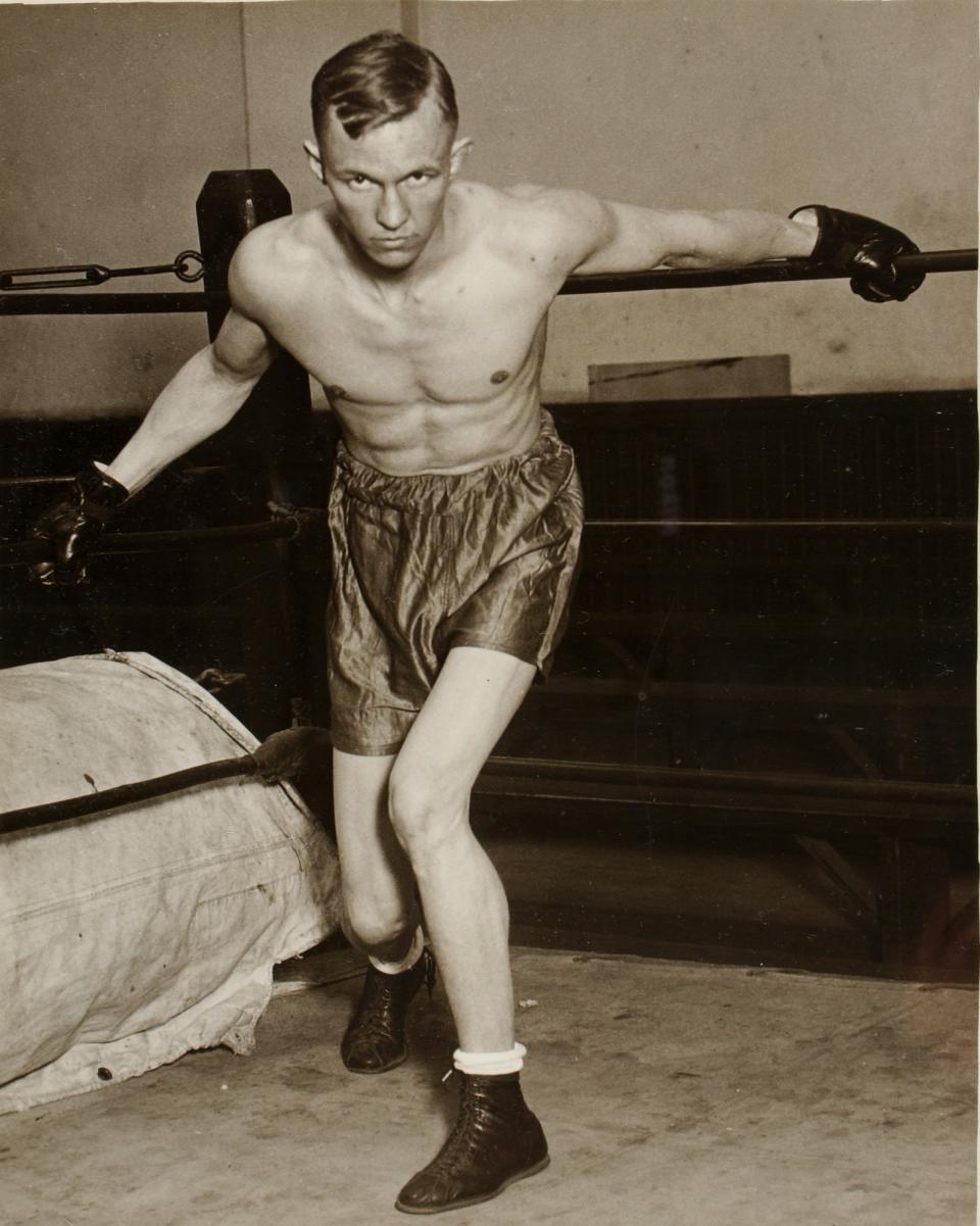 Unidentified boxer, full length portrait in ring | Smithsonian American ...