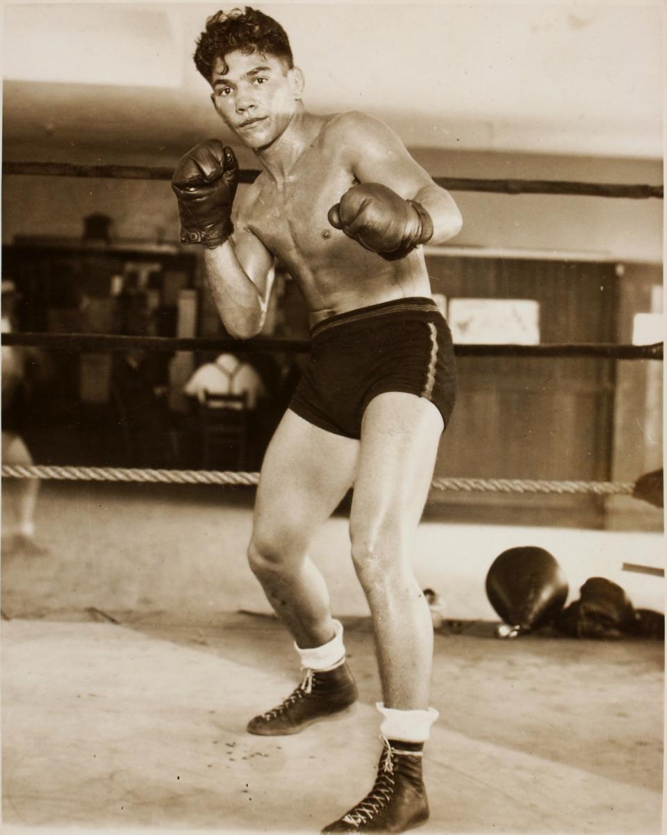 Unidentified boxer, full length portrait in gym | Smithsonian American ...