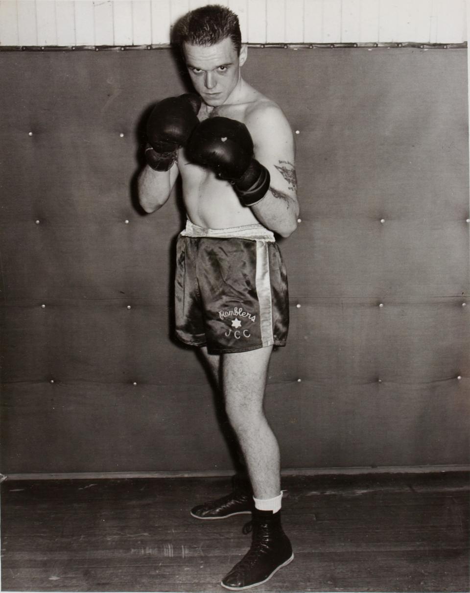 Unidentified boxer, full length portrait | Smithsonian American Art Museum