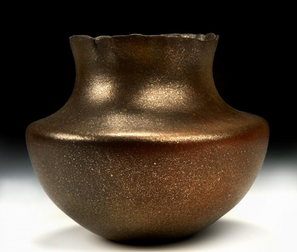 Micaceous Pot | Smithsonian American Art Museum